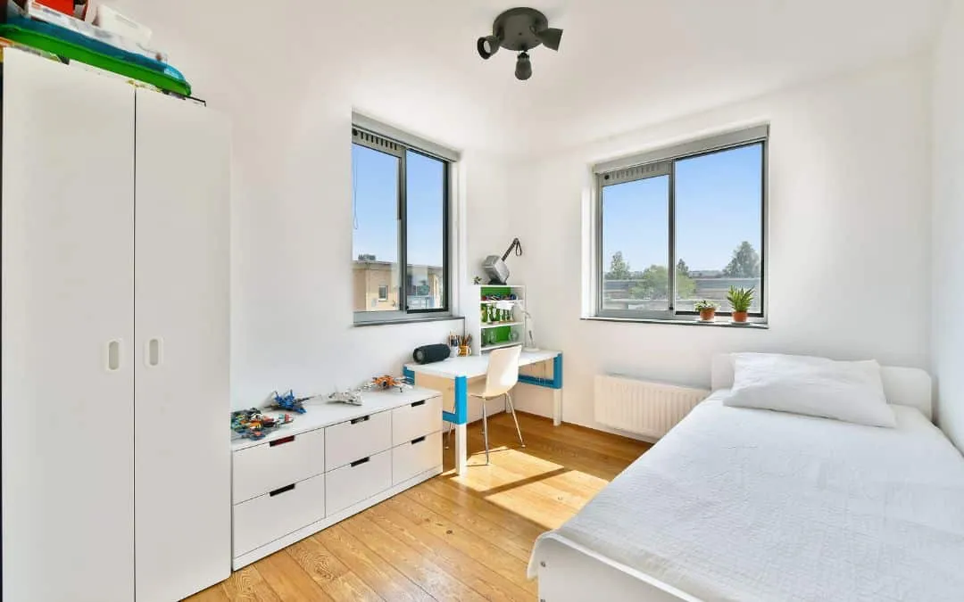 How To Make Small Rooms Feel Bigger With Windows - Top Rated Barrie ...